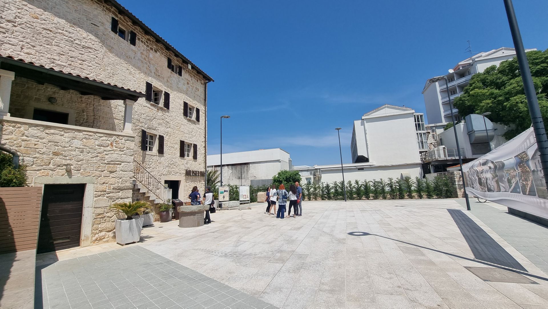 Obnovljen najstariji umaški gradski trg - Trg svetog Martina