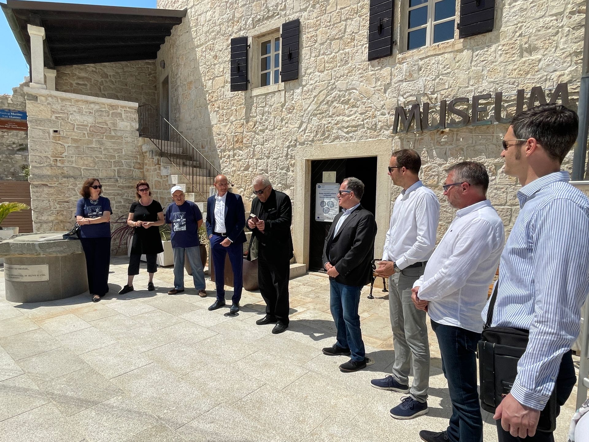 Obnovljen najstariji umaški gradski trg - Trg svetog Martina